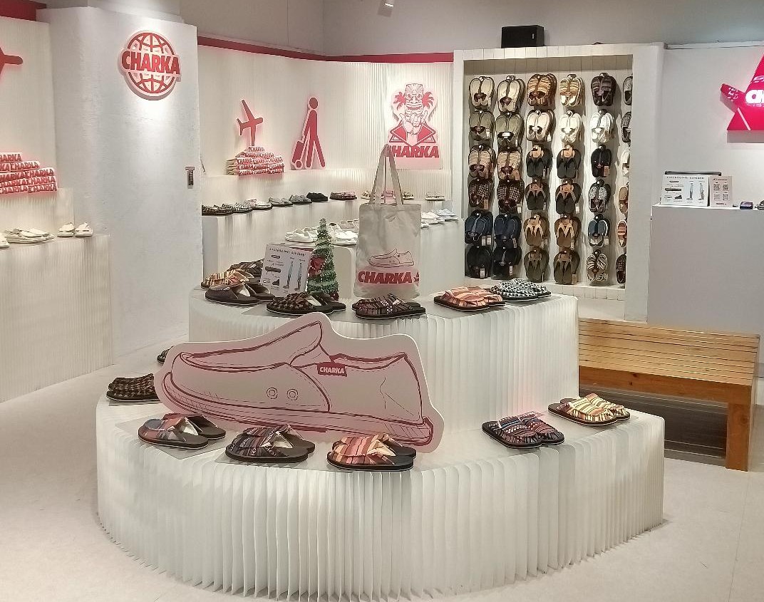 舒適兼具時尚 CHARKA休閒鞋趁勢崛起 引領鞋業風潮 - 橘傳媒